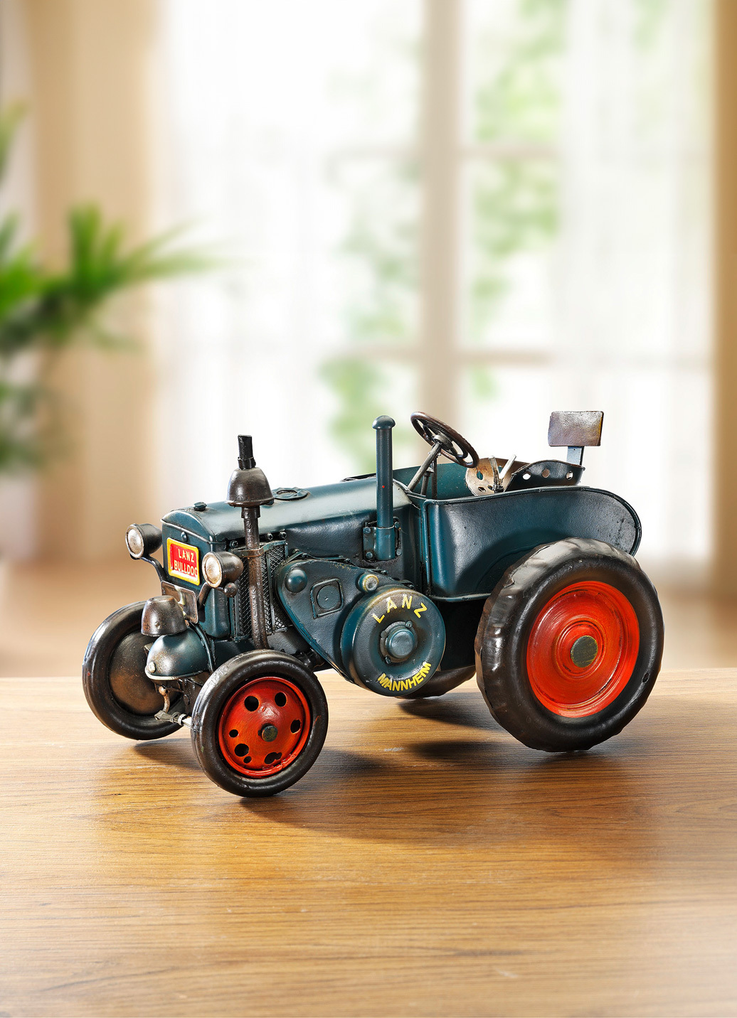 Von Hand gefertigter Traktor Lanz Bulldog - GRÜN